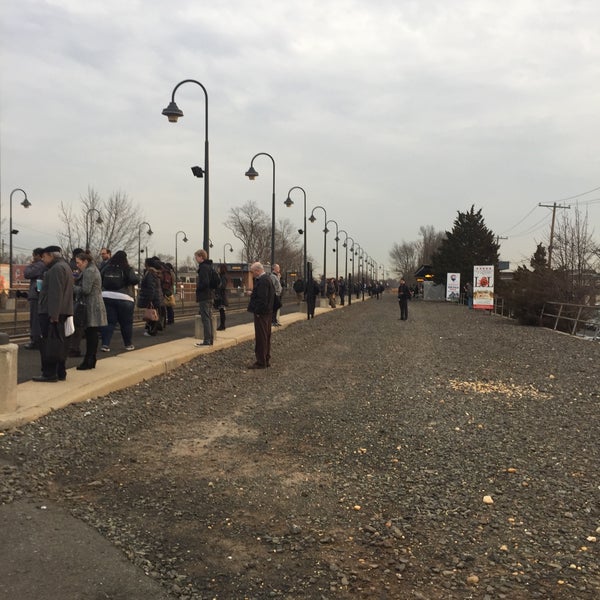 Photos at NJT - Dunellen Station (RVL) - Rail Station in Dunellen