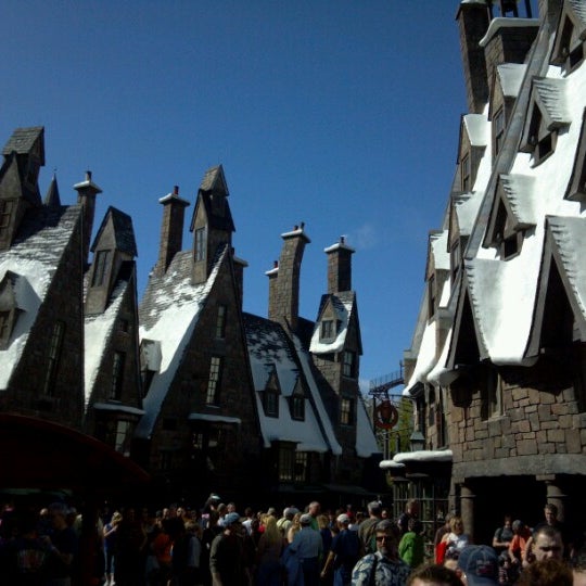 The Wizarding World of Harry Potter - Hogsmeade - Islands of Adventure