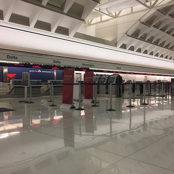 Delta Air Lines Ticket Counter - Ontario, CA