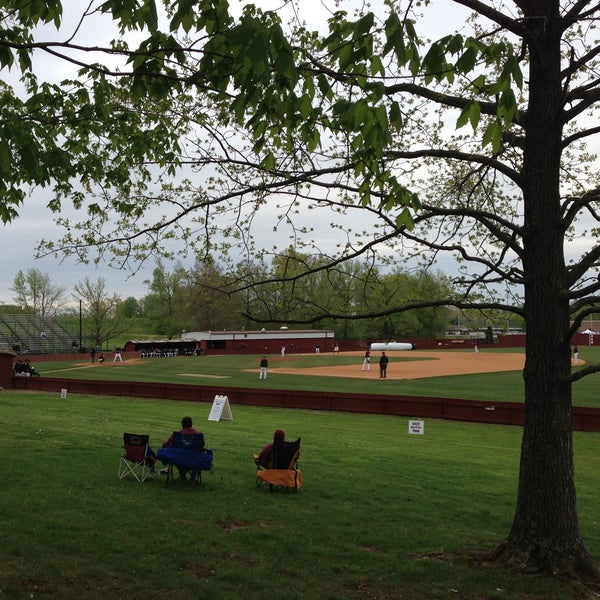 Richard "Itchy" Jones Stadium - Baseball Stadium in Carbondale