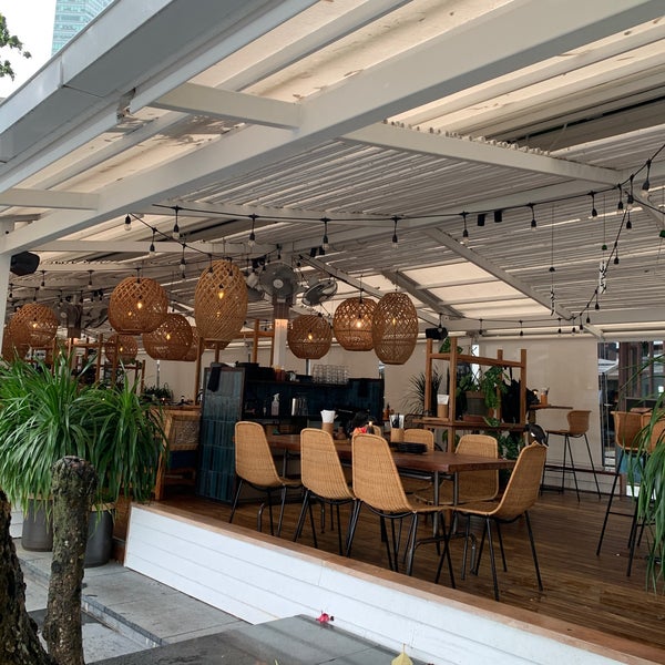 Brewerkz One Fullerton - Beer Bar in Financial District