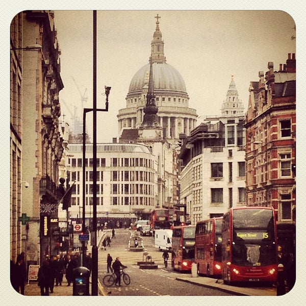 Ludgate Circus - Plaza in City of London