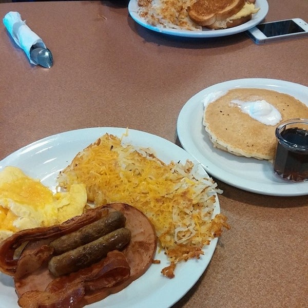 Denny's - Breakfast Spot in Fort Worth