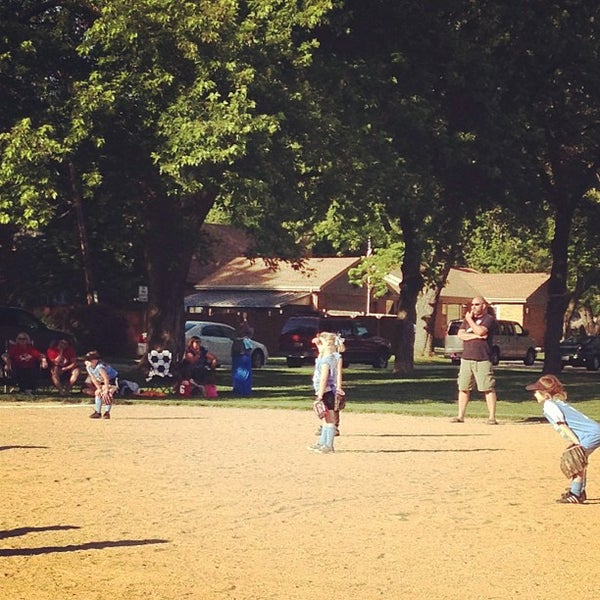 Photos at Carl A. Sward Elementary School - Elementary School in Oak Lawn