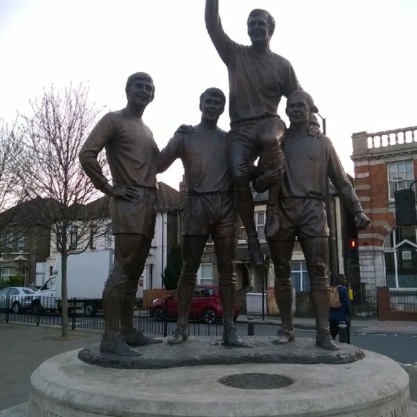 The Bobby Moore Statue - Upton Park - London, Greater London