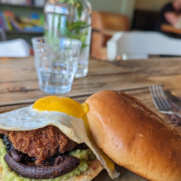 Drovers Dog - Hoofddorppleinbuurt - 65 tips from 954 visitors