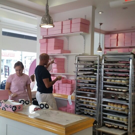 Georgetown Cupcakes - Cupcake Shop in Sterling