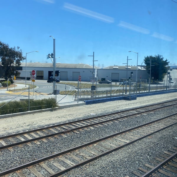 South San Francisco Caltrain Station - Rail Station in South San Francisco