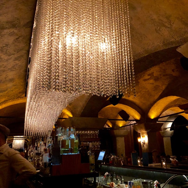 Library Bar - Hotel Bar in Los Angeles