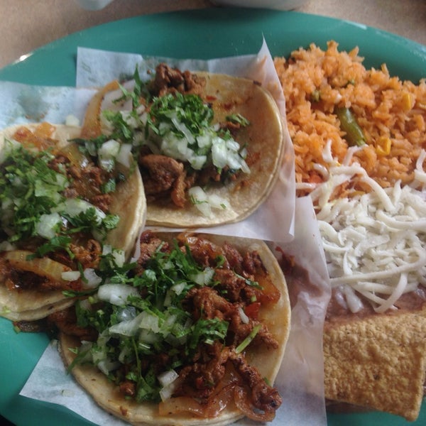 Los Comales - Taco Place