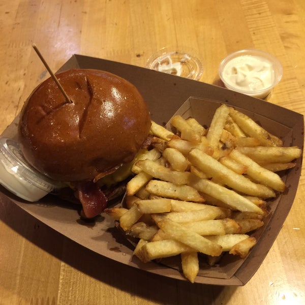 Rounds Premium Burgers (Now Closed) - 28 tips