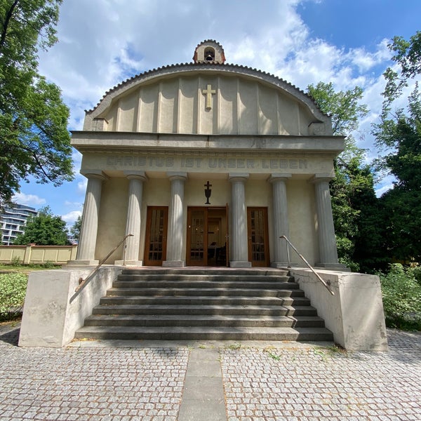 Hřbitovní kaple dr. Karla Farského - Strašnice - Vinohradská 1505/161