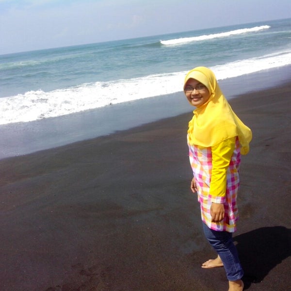 Pantai Pandansimo - 1 tip from 112 visitors