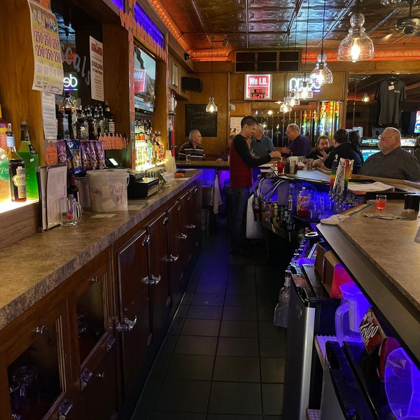 Rascals Bar & Grill - Gay Bar