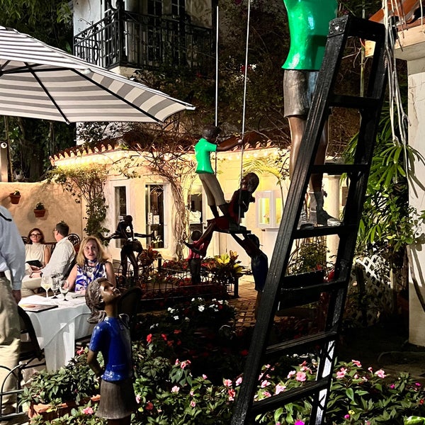 Cafe Via Flora - Café in Palm Beach