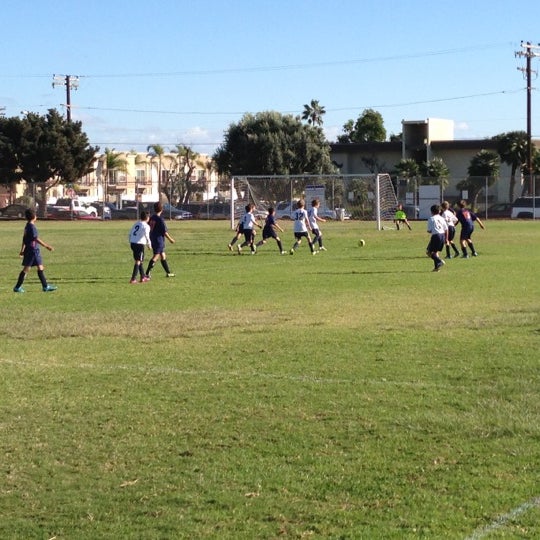 Crown Point Elementary School - Elementary School in Pacific Beach