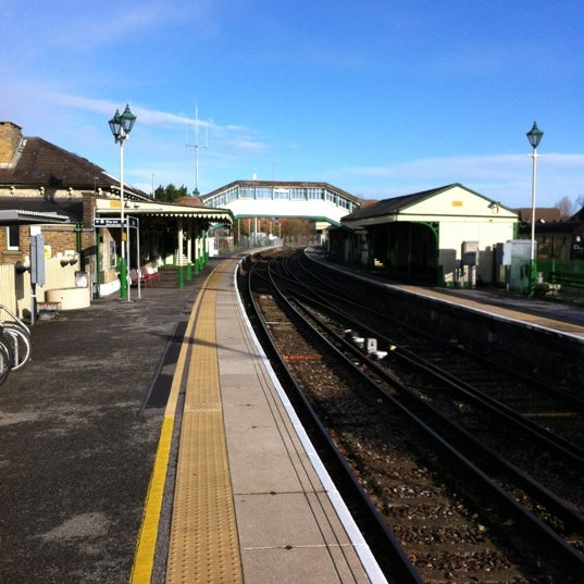 Alton Railway Station (AON) - Alton, Hampshire