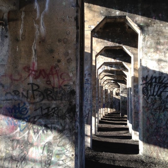 Graffiti Pier - 5 tips from 208 visitors