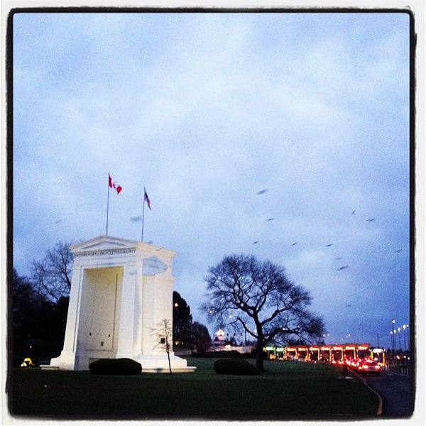 Photos at Peace Arch Border Crossing - Border Crossing