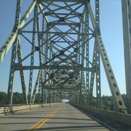 Matthew E. Welsh Bridge - Bridge in Mauckport