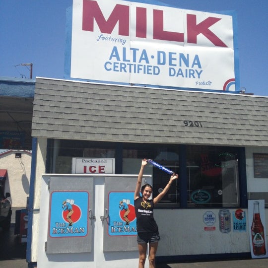 Alta Dena Milk Trailer