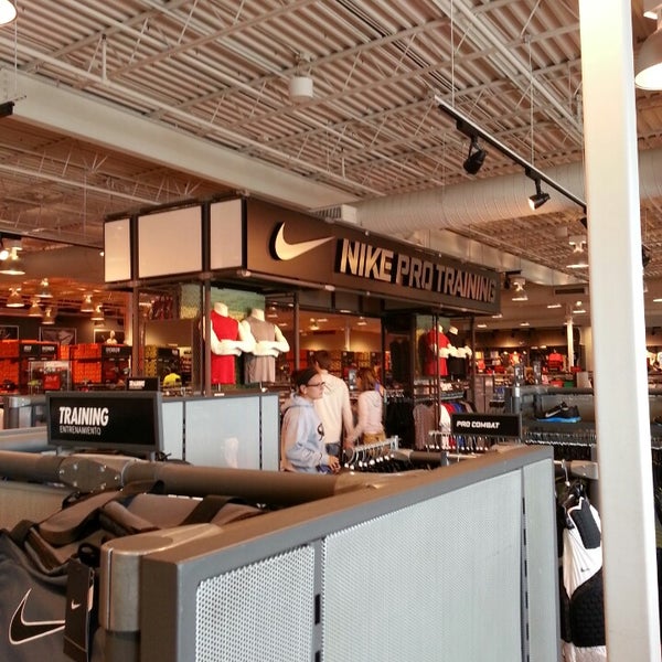 Photos at Pleasant Prairie Premium Outlets - Pleasant Prairie, WI