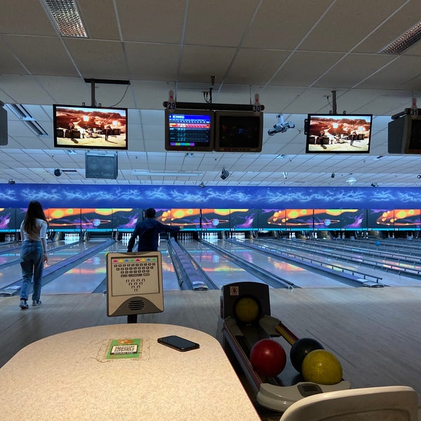 REVS Bowling & Entertainment Centre - 20 tips from 1550 visitors