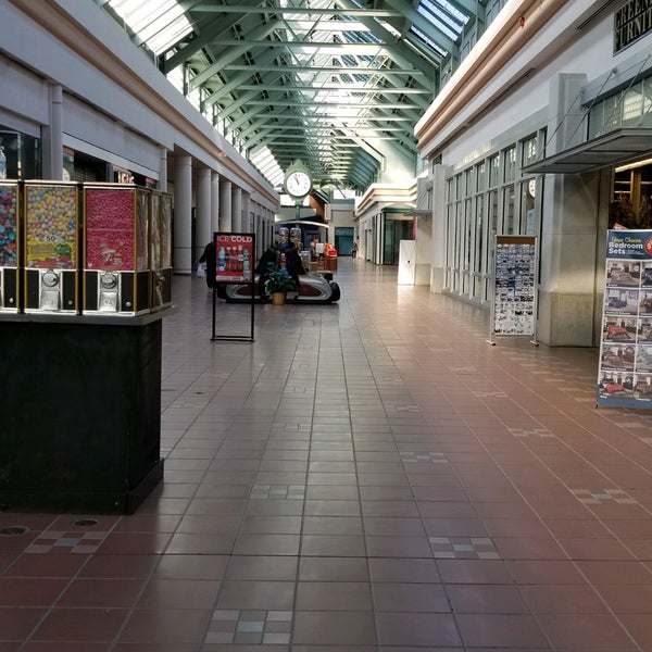 Greendale Mall - Shopping Mall in Indian Lake East