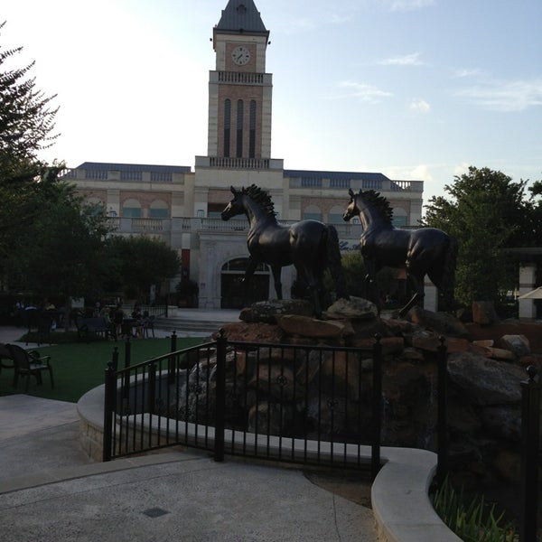 La Centerra at Cinco Ranch - Shopping Mall