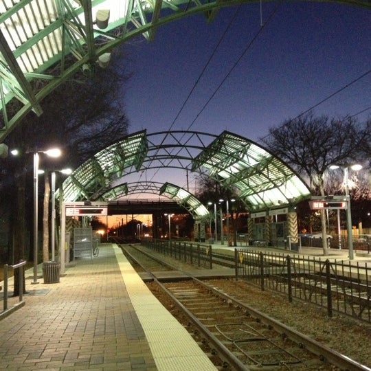 Dallas Zoo Station (DART Rail) - Dallas, TX