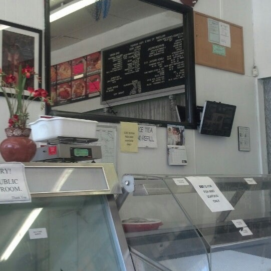 Unk's Fish and Seafood - 2601 Deans Bridge Rd