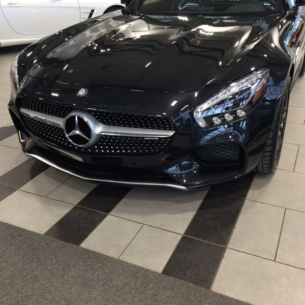 Photos at Mercedes-Benz Laval - Chomedey - 3131 Autoroute 440 Ouest