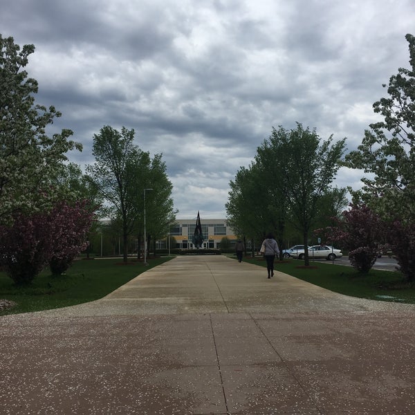 College Of DuPage - Berg Instructional Center - Community College