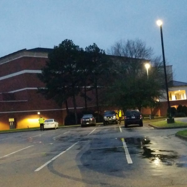 SE Belcher Performing Arts Center - 3 tips