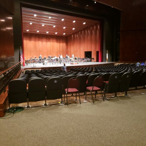 SE Belcher Performing Arts Center - 3 tips