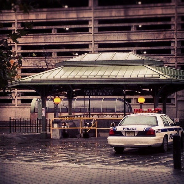 Photos at Grove Street PATH Station - Metro Station in Harsimus