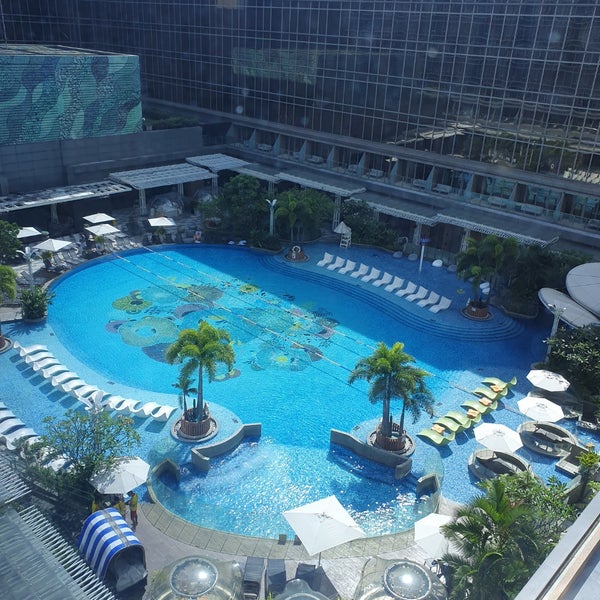 Hilton Hotel Pool