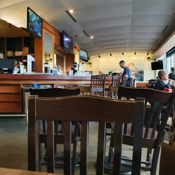 Red Rocks Bar - Denver International Airport - Denver, CO