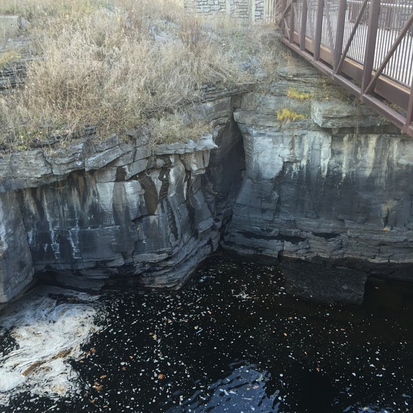 Cooper's Cave Bridge - 1 tip from 142 visitors