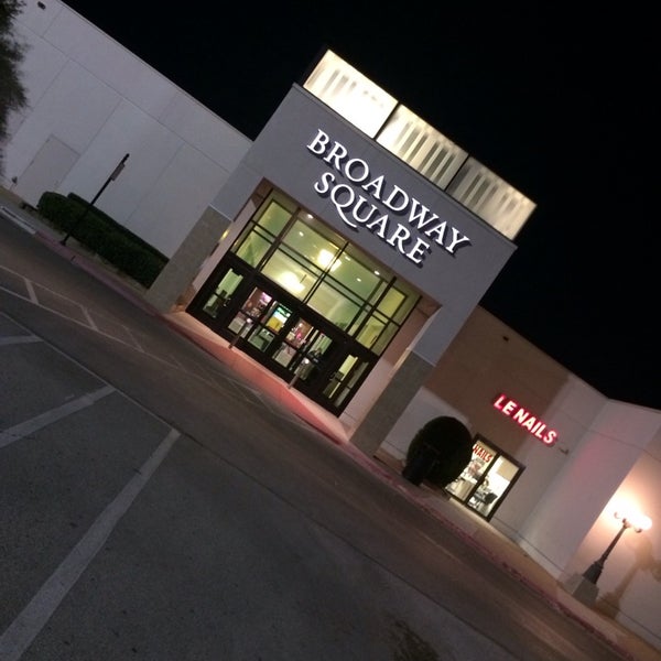 Photos at Broadway Square - Tyler, TX
