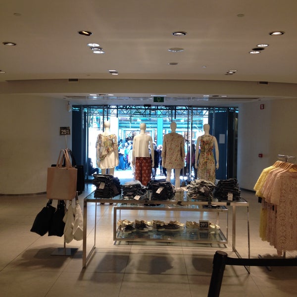 ZARA - Clothing Store in Martyrs