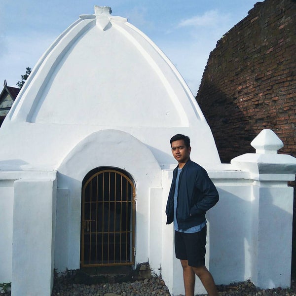 Kompleks Makam Raja-Raja Tallo - Historic and Protected Site in Makassar