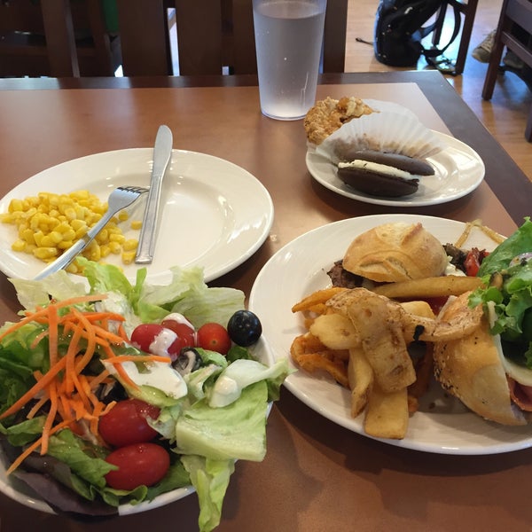 The Howard Dining Hall at Maseeh - MIT - Cambridge, MA