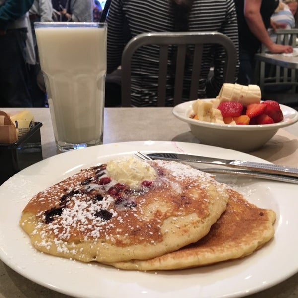 The Paramount - Breakfast Spot in Boston