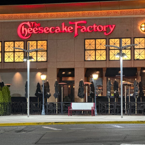 The Cheesecake Factory - Wayne, NJ