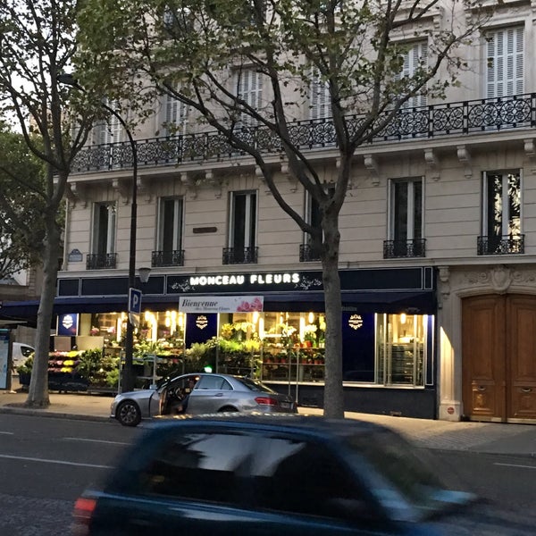 Monceau Fleurs Malesherbes - Flower Shop in Paris