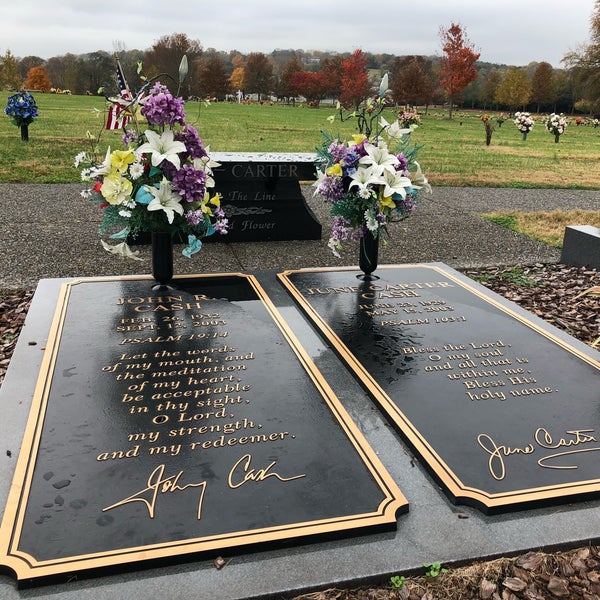 Johnny Cash's Grave - Cemetery