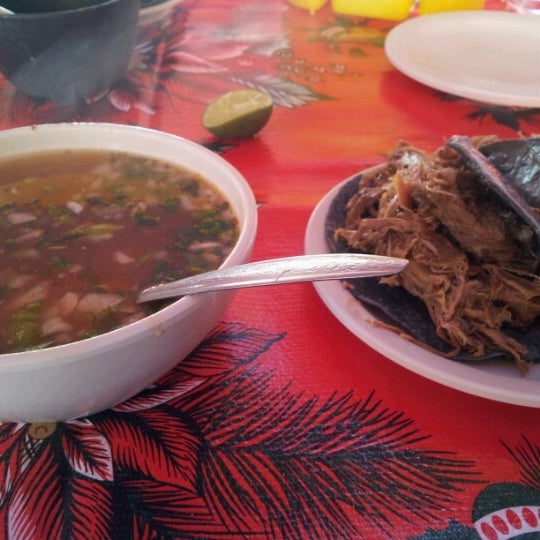 Rica Barbacoa y Consomé El Amigo Güero - Parrilla