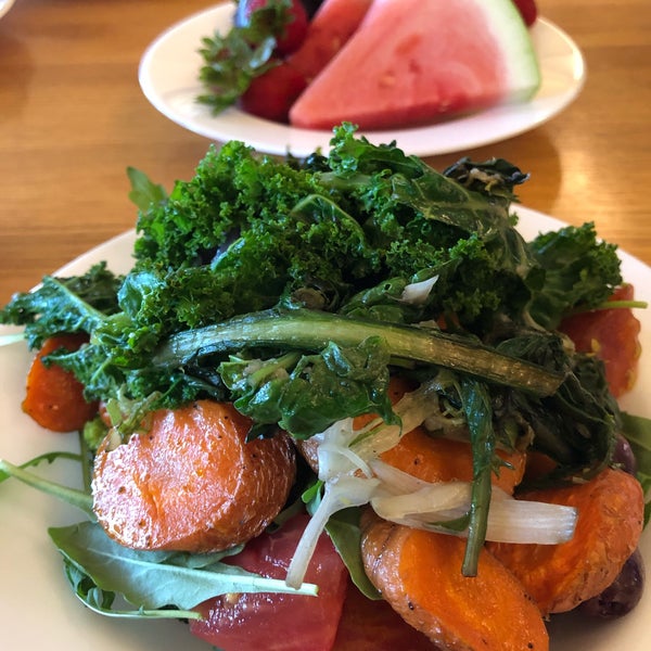 Arrillaga Family Dining Commons - College Cafeteria in Stanford