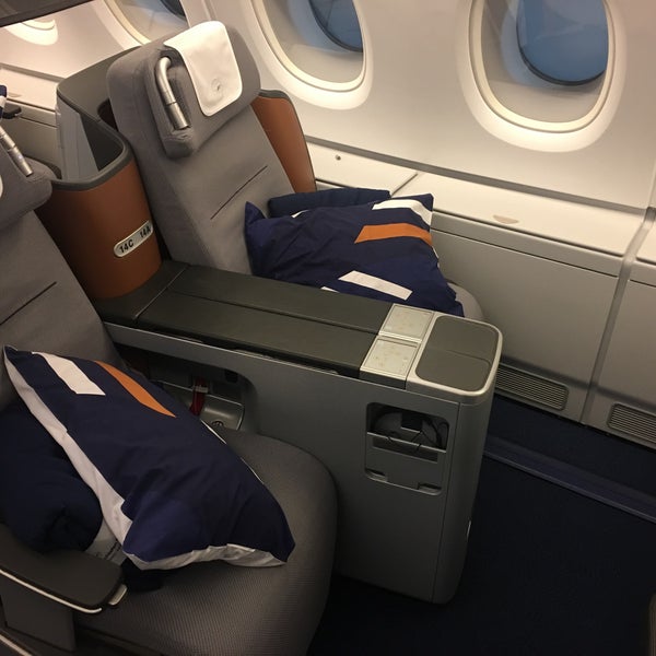 Lufthansa Flight LH 730 - Plane